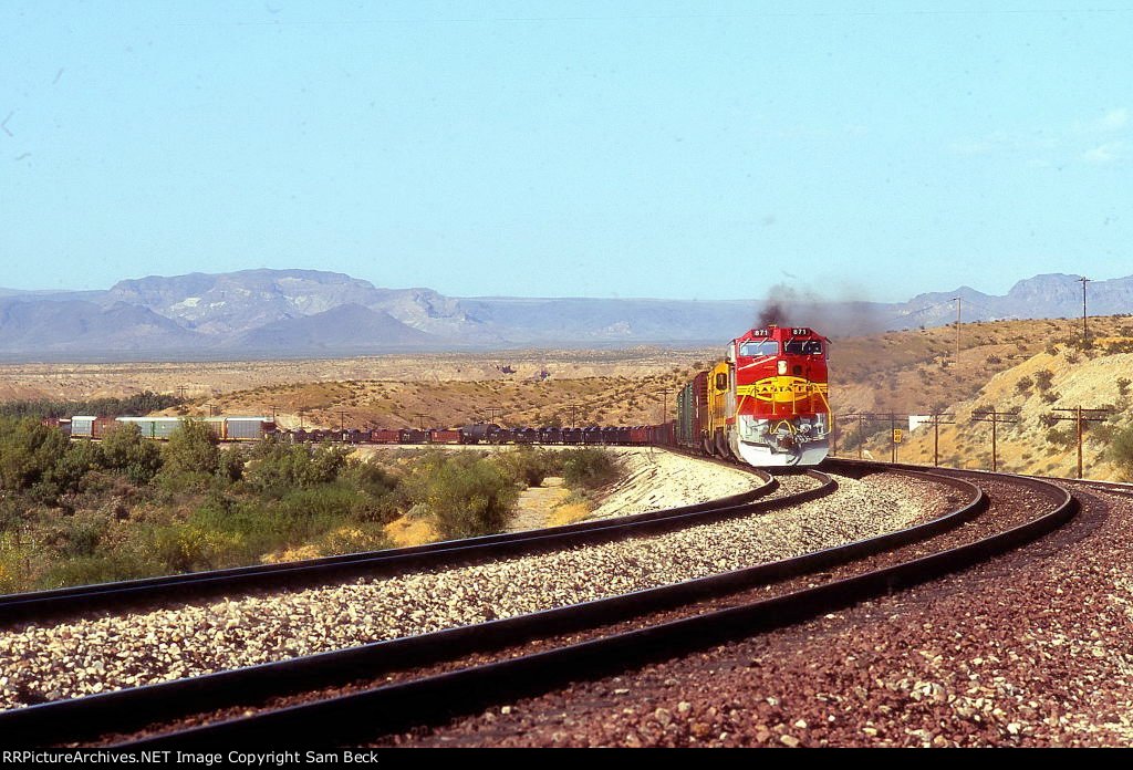 ATSF 871, 8026, and 5829 on #339